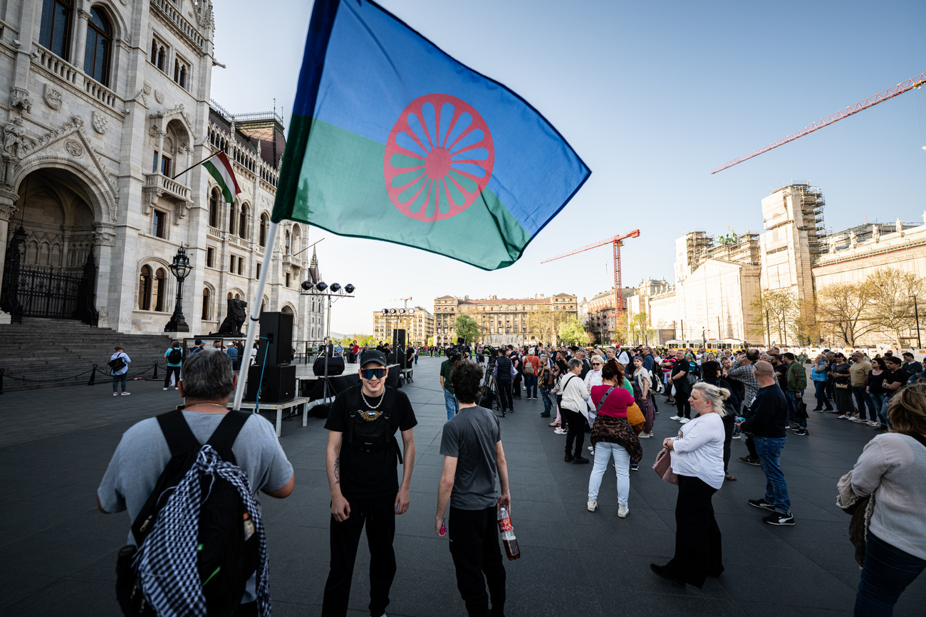 Index – Lakatos Márk ellen tüntetnek a Kossuth téren – Galéria