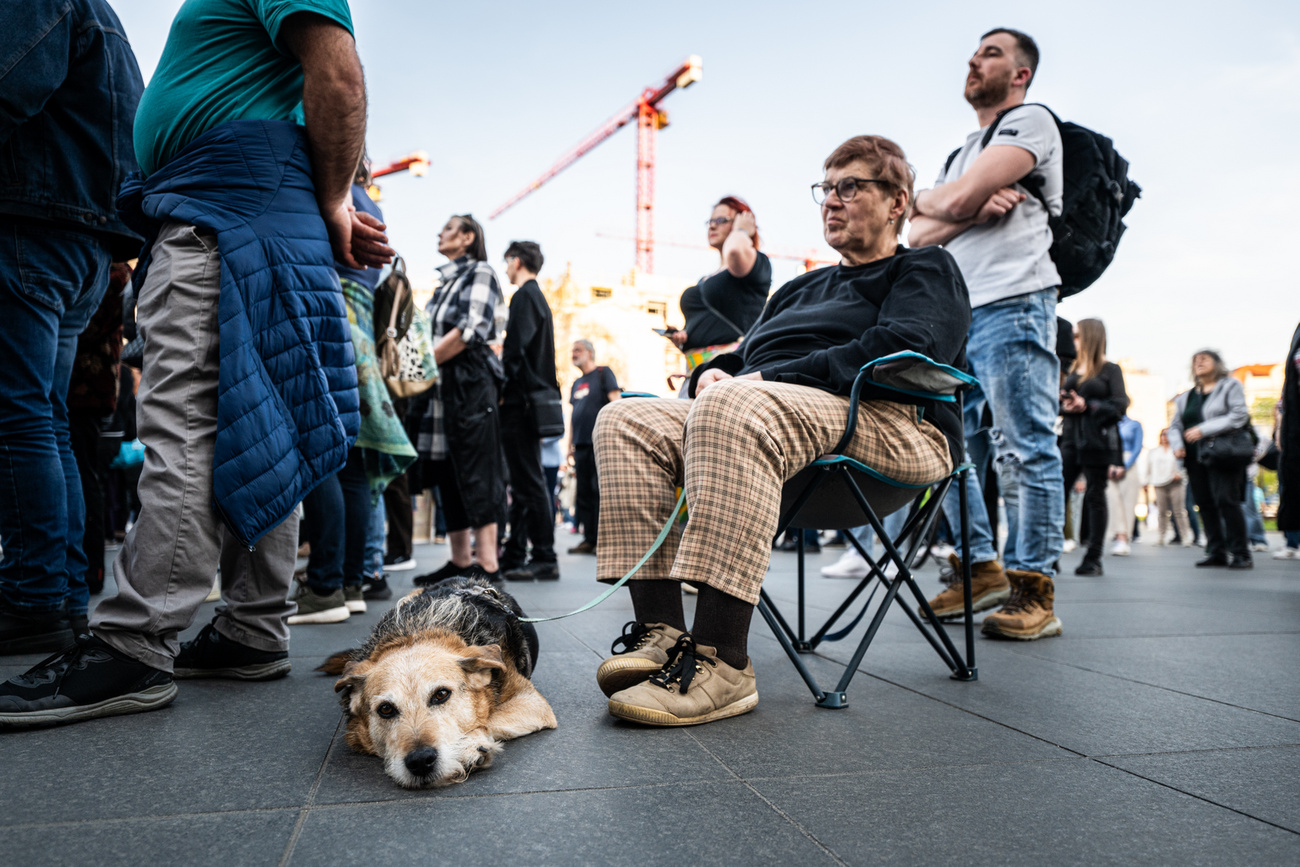 Index – Lakatos Márk ellen tüntetnek a Kossuth téren – Galéria
