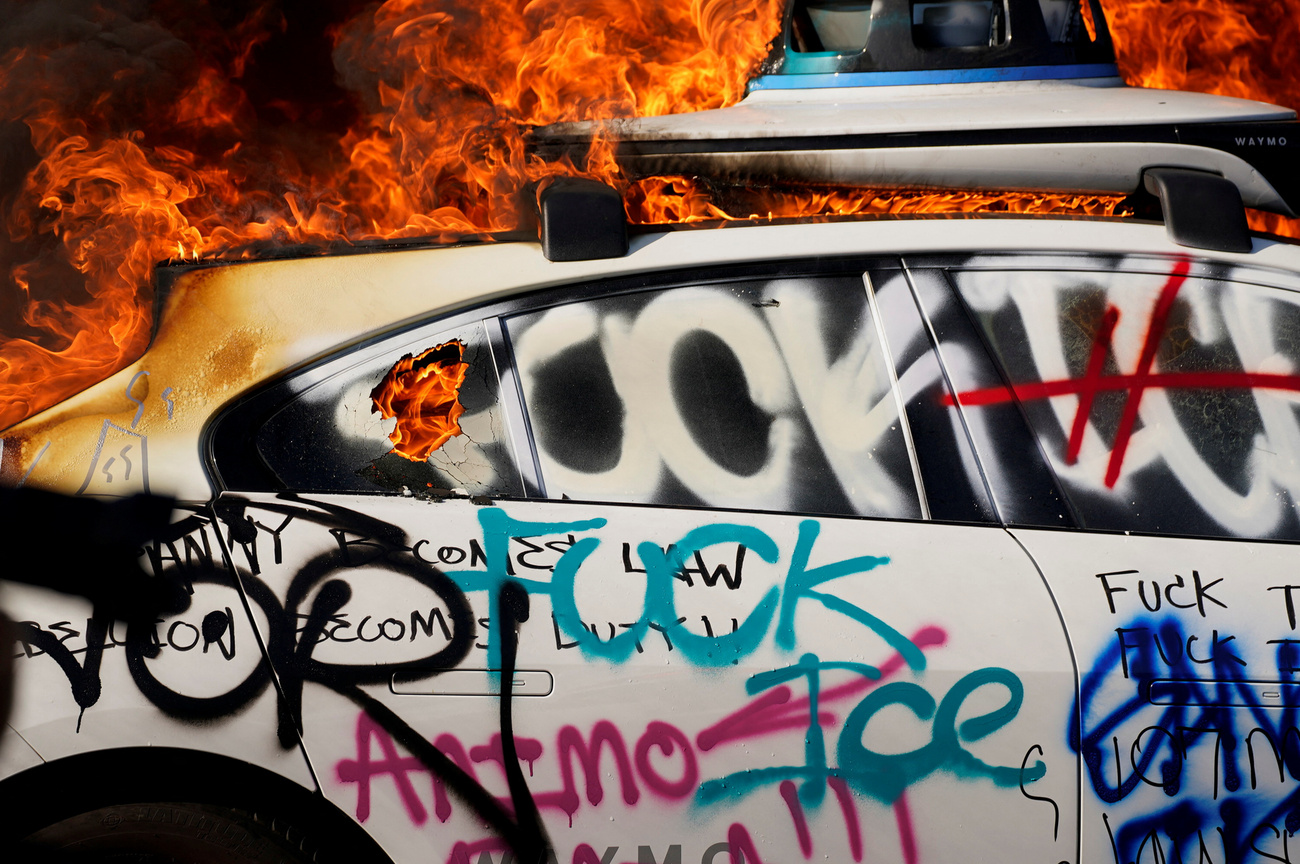 Index – Úrrá lett az erőszak a lángokban álló Los Angelesben ...