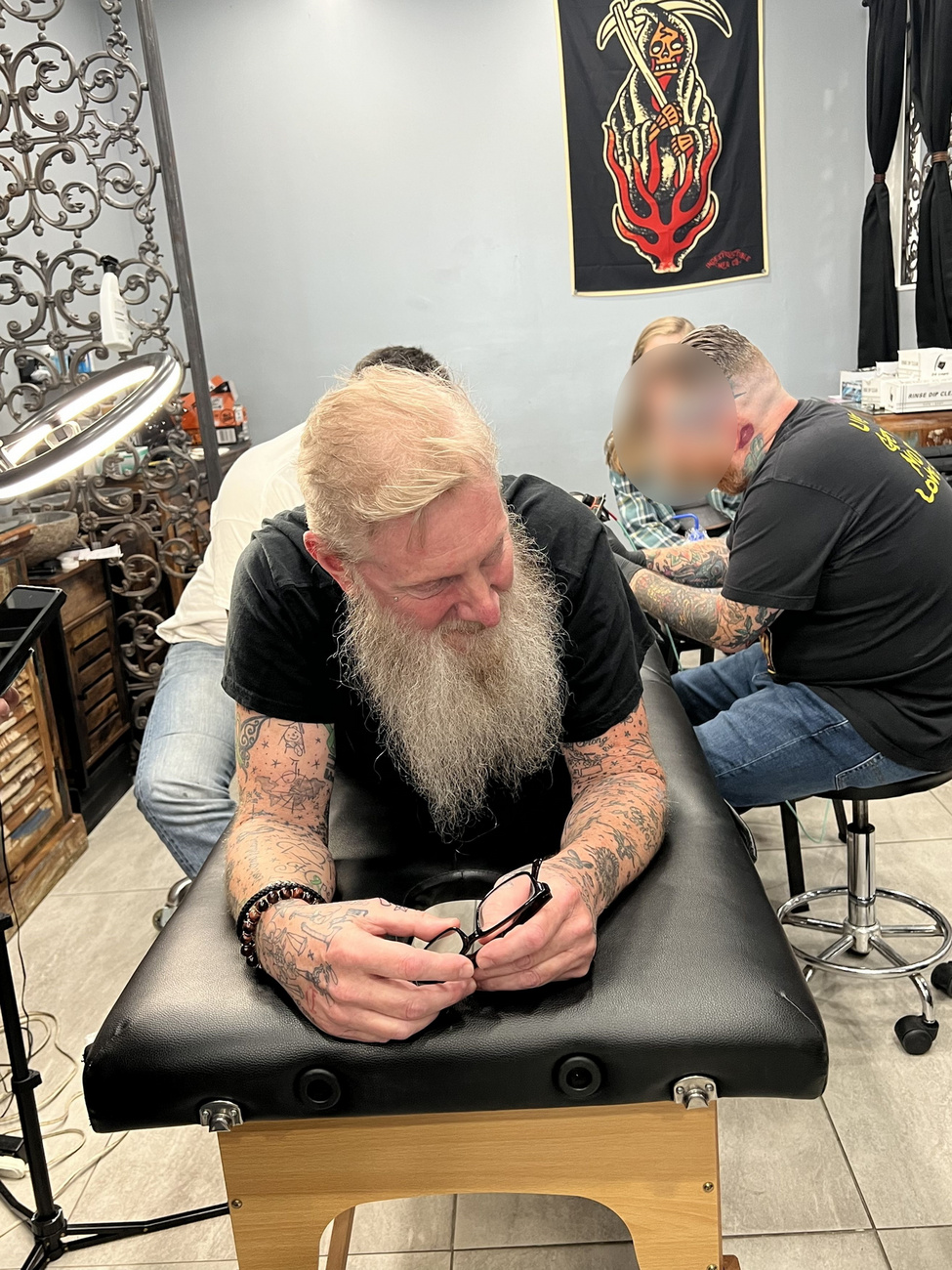 Index – Közös tetkó idegenekkel – Galéria