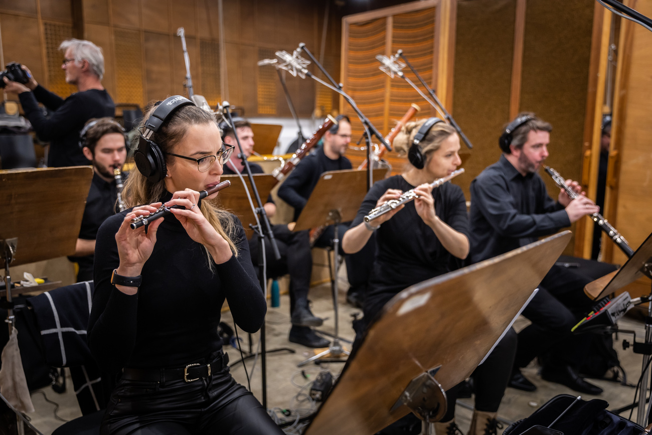 Index – Magyar csellista szólaltatta meg a virtuóz Wednesdayt – Galéria