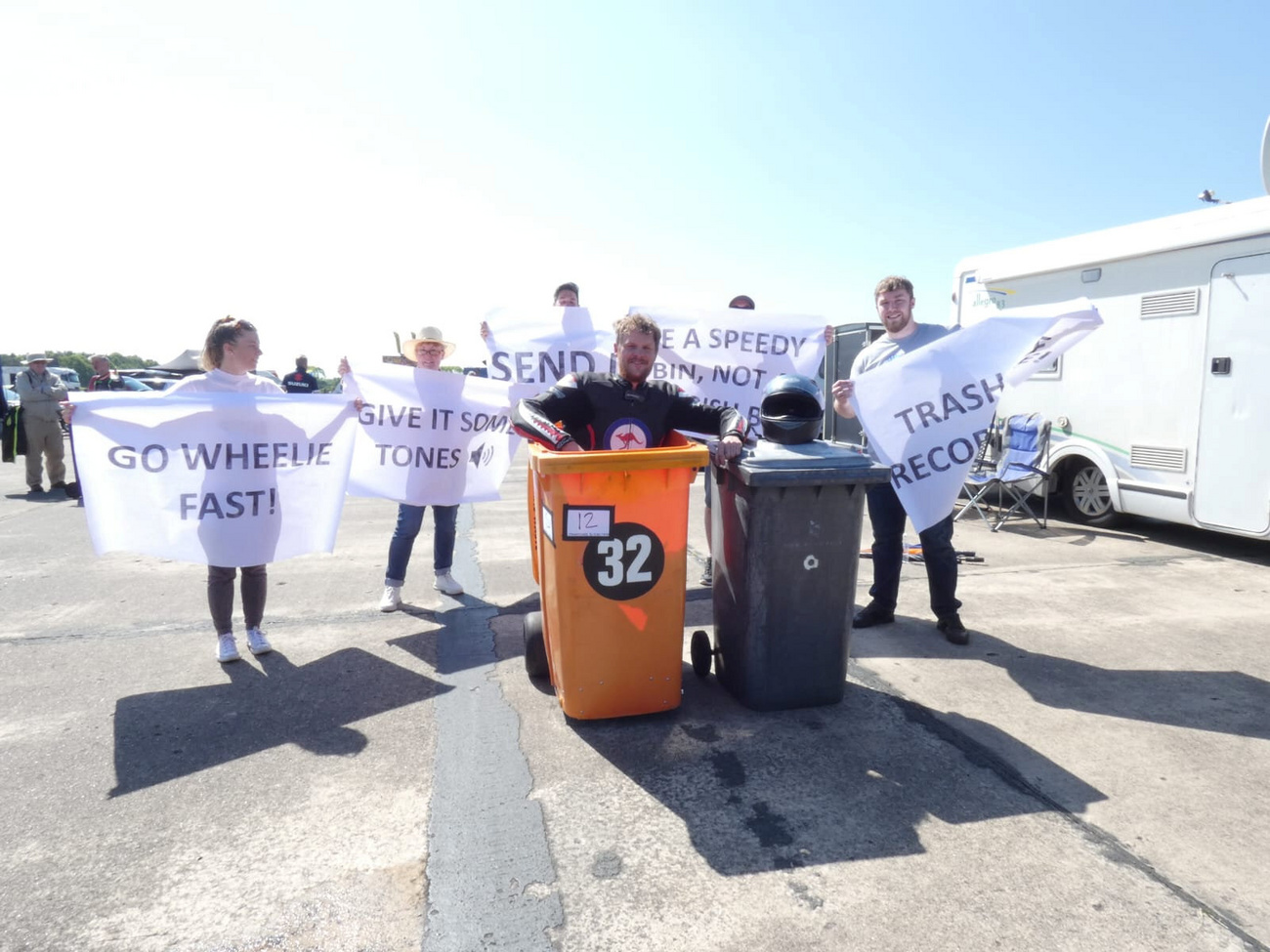 Index – Michael Wallhead a világ leggyorsabb kukájában – Galéria