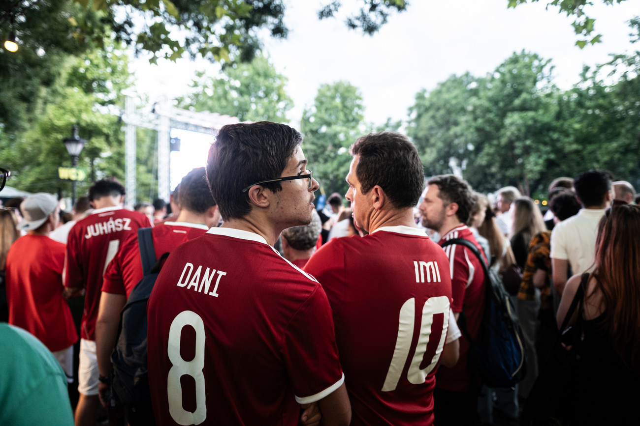 Index – Testben Budapesten, lélekben Stuttgartban: ismét tömegek ...