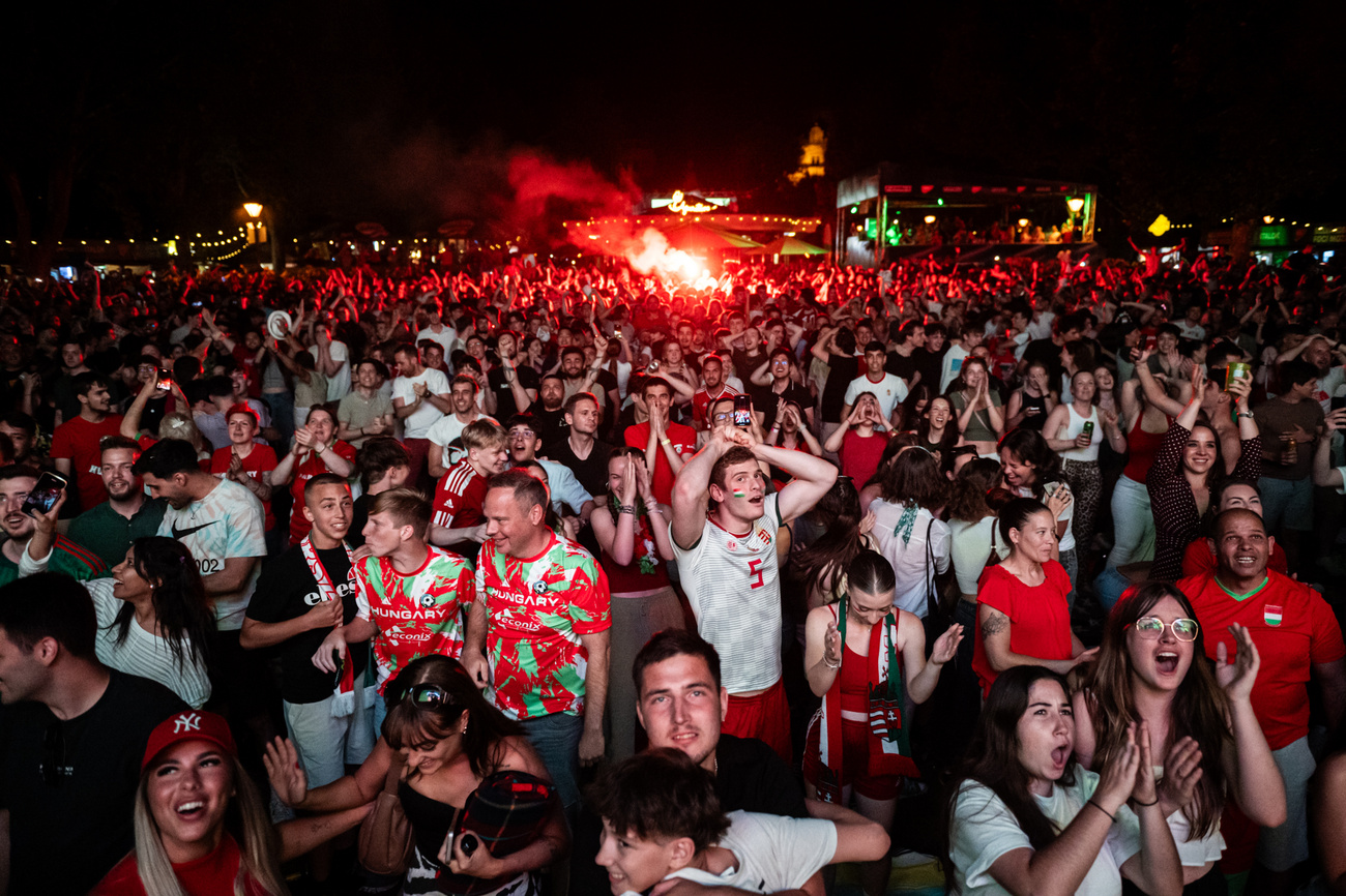 Index – Testben Budapesten, lélekben Stuttgartban: ismét tömegek ...