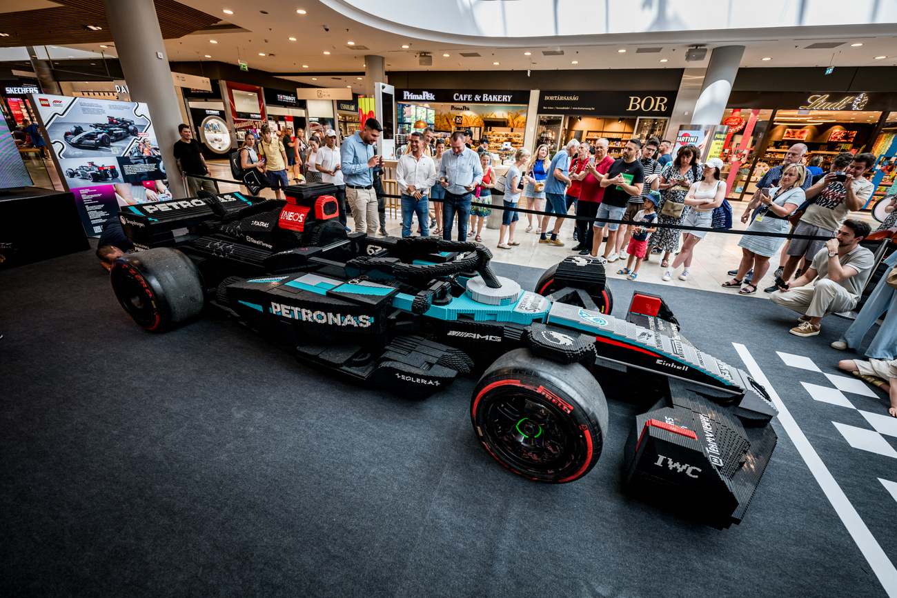 Index – Legóból készült Forma–1-es autó hódítja meg Budapestet – Galéria